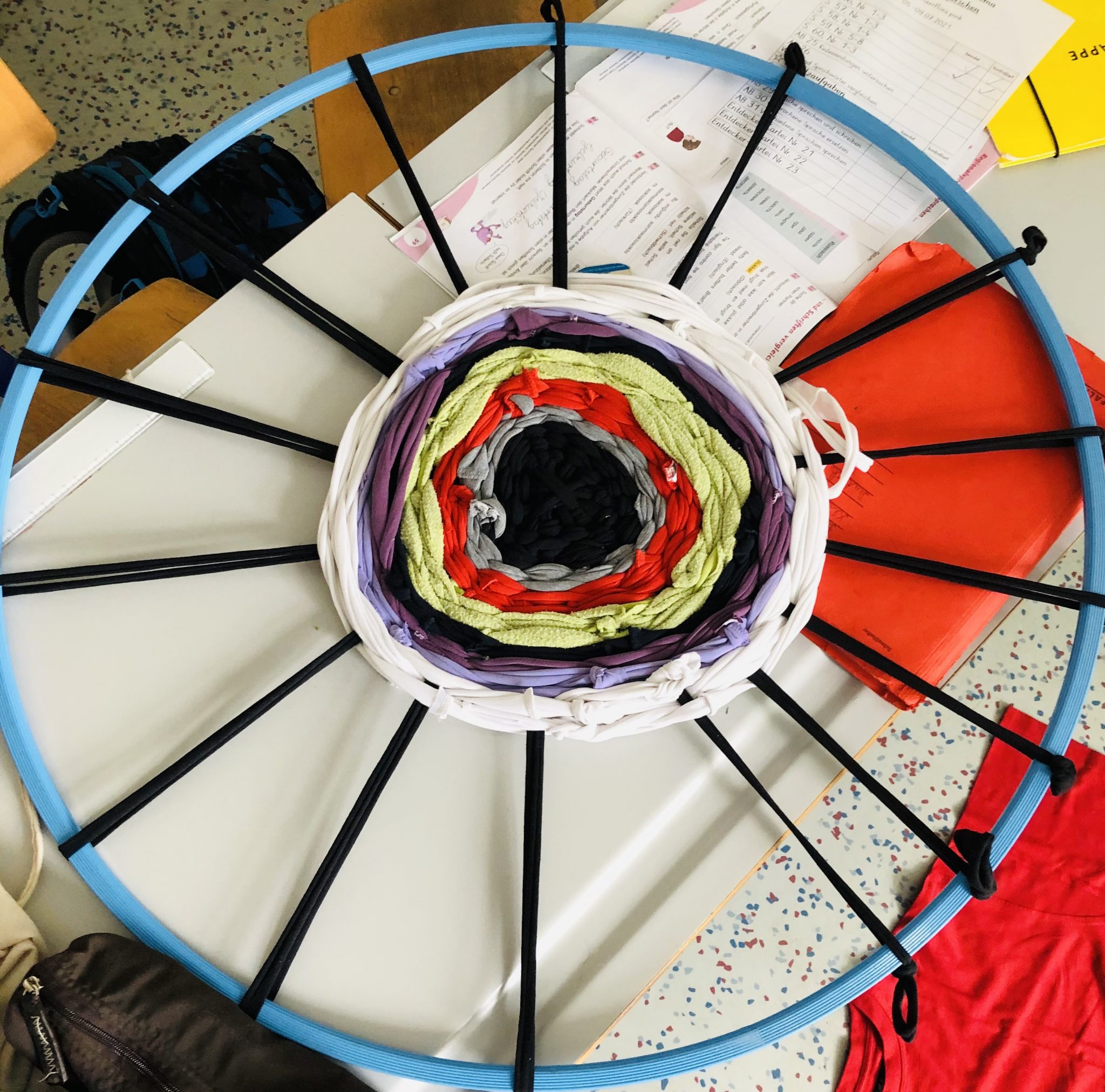 Projekt „Teppich weben“ im Fach Textiles Gestalten | Grundschule Campe